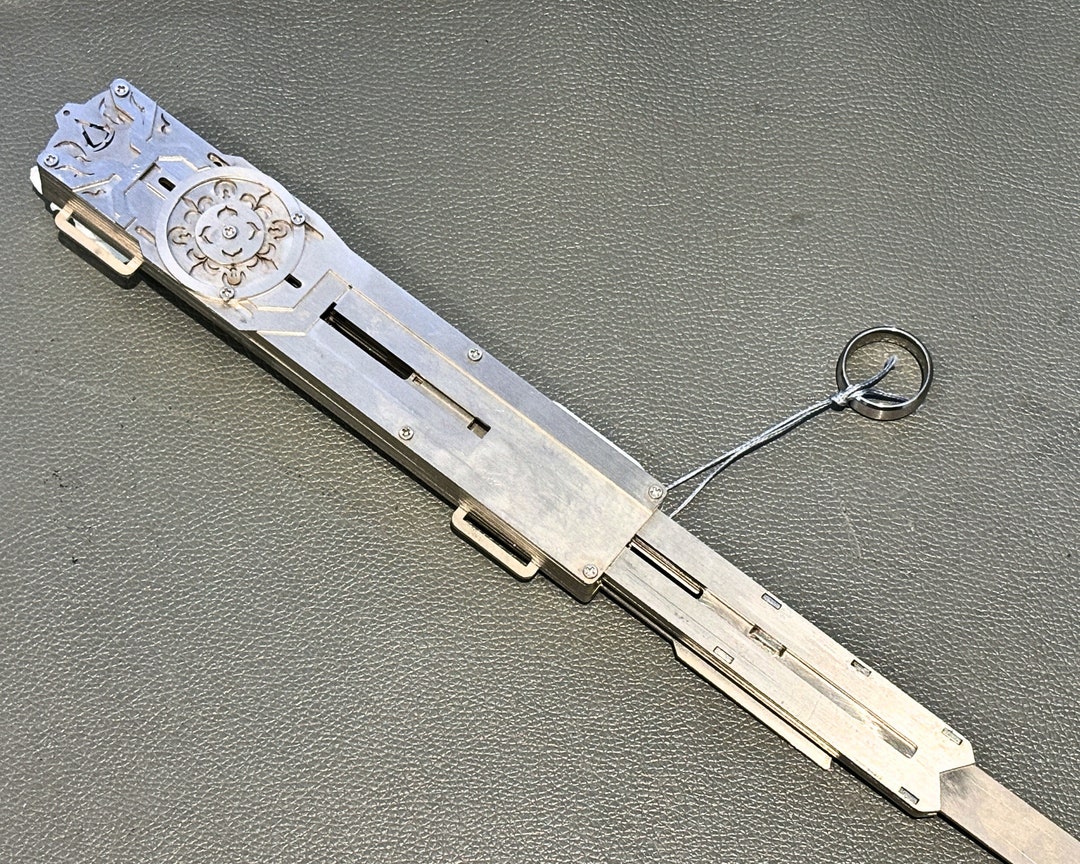 Custom AC Dual Hidden Blade Model, Creative Silver Sleeve Hidden Blade ...