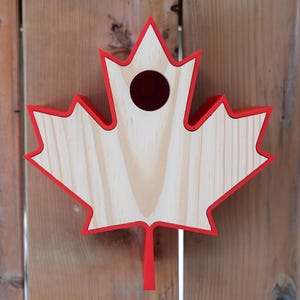 Maple Leaf Bird House Canada Day Gift Bird Enthusiast Garden Decor ...