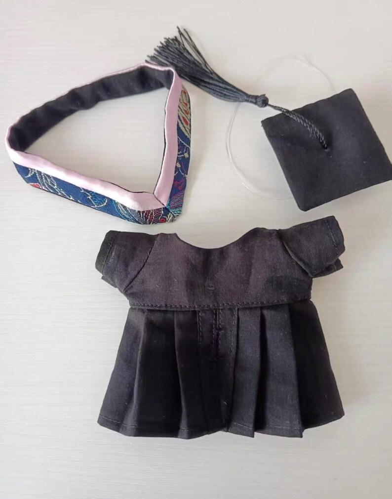 Labubu Graduation Outfit – Handmade Cap & Gown Unique Graduation Gift ...