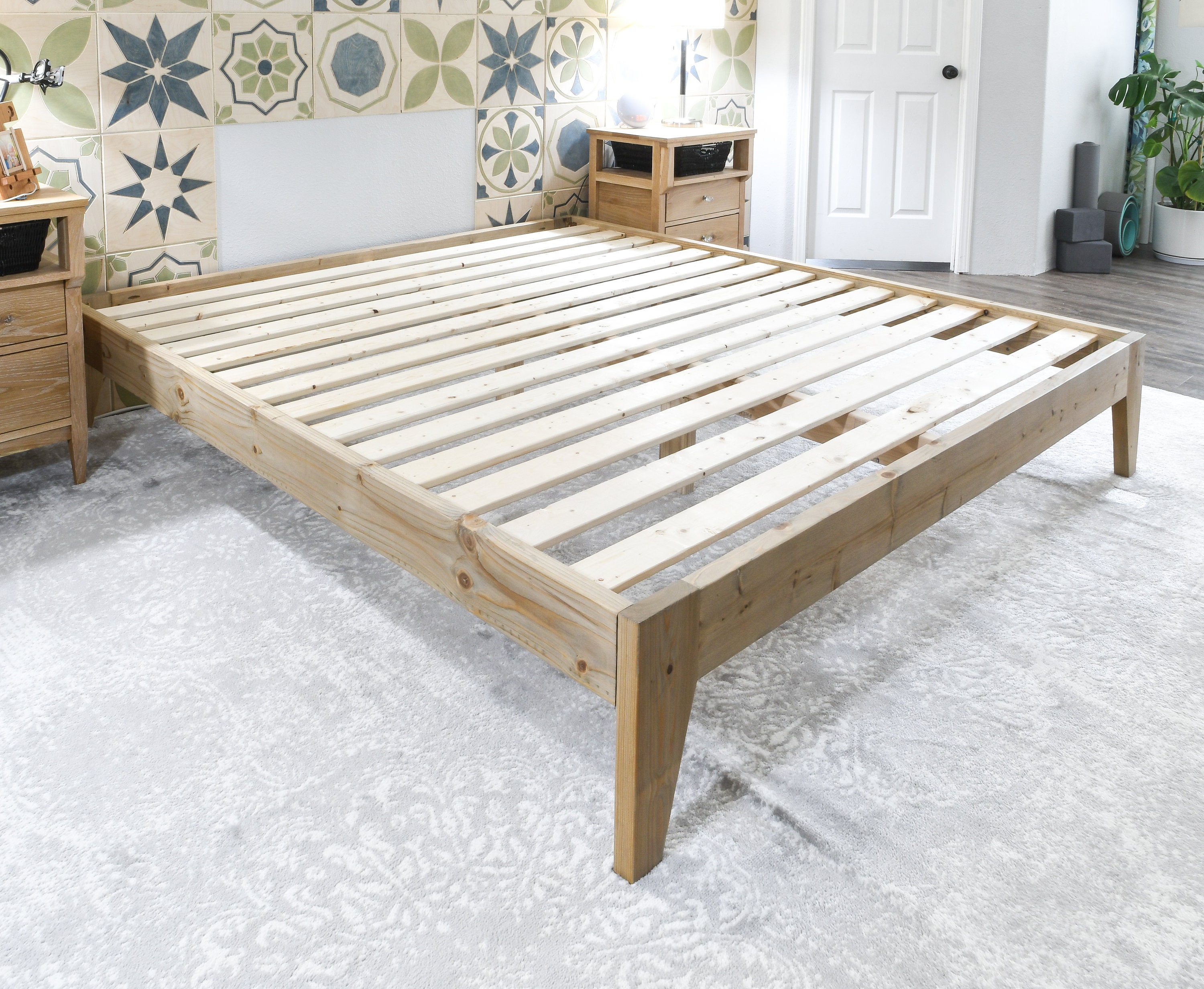 Queen Platform Bed Frame Woodworking Plans - Easy Bed Frame PDF Plans ...