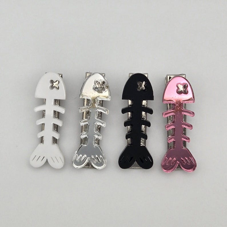 Teeny Fishbone Hair Clip