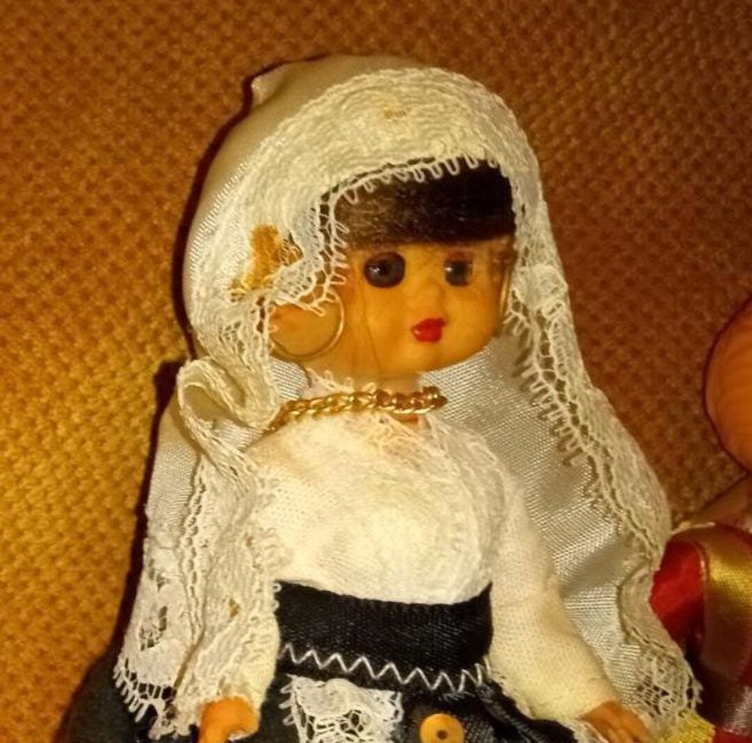 9 Adorable Blinking Dolls - Etsy