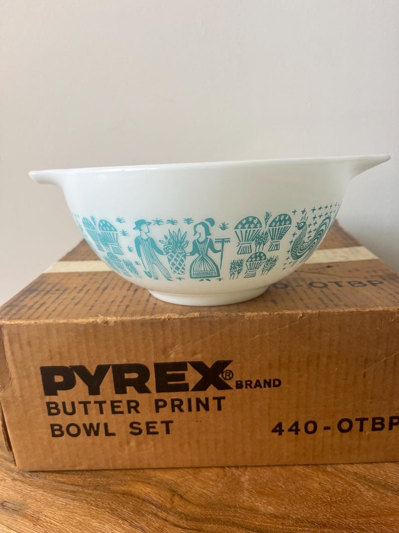 Excellent Set of 4 Cinderella Butterprint Pyrex Mixing Bowls Turquoise ...