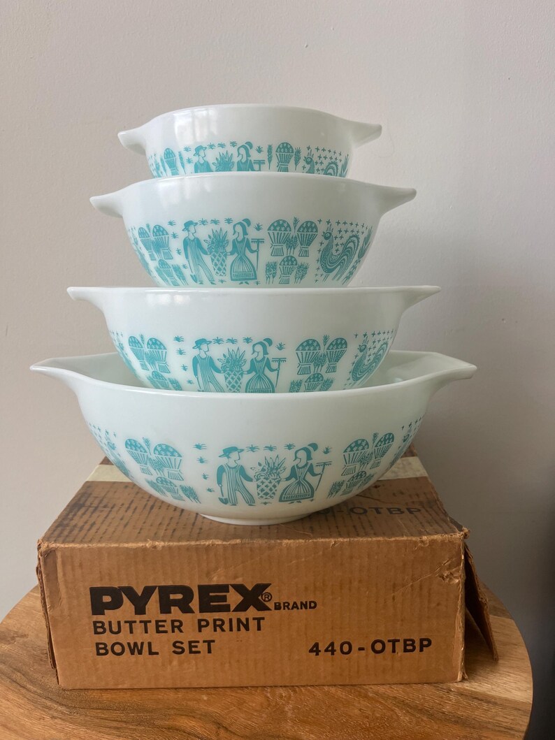 Excellent Set of 4 Cinderella Butterprint Pyrex Mixing Bowls Turquoise ...