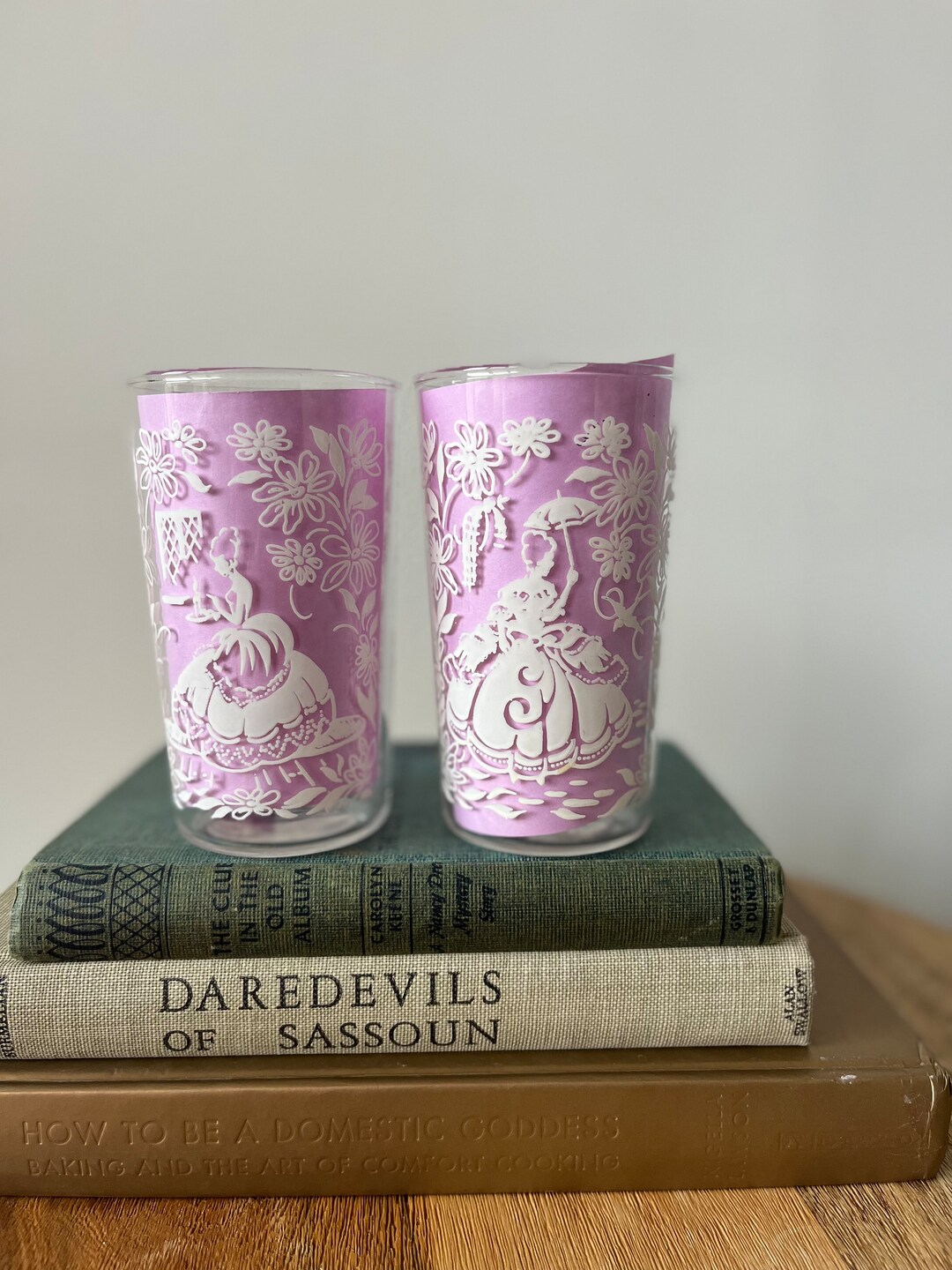 Vintage Anchor Hocking Colonial Ladies White Stenciled Paid of Glasses ...