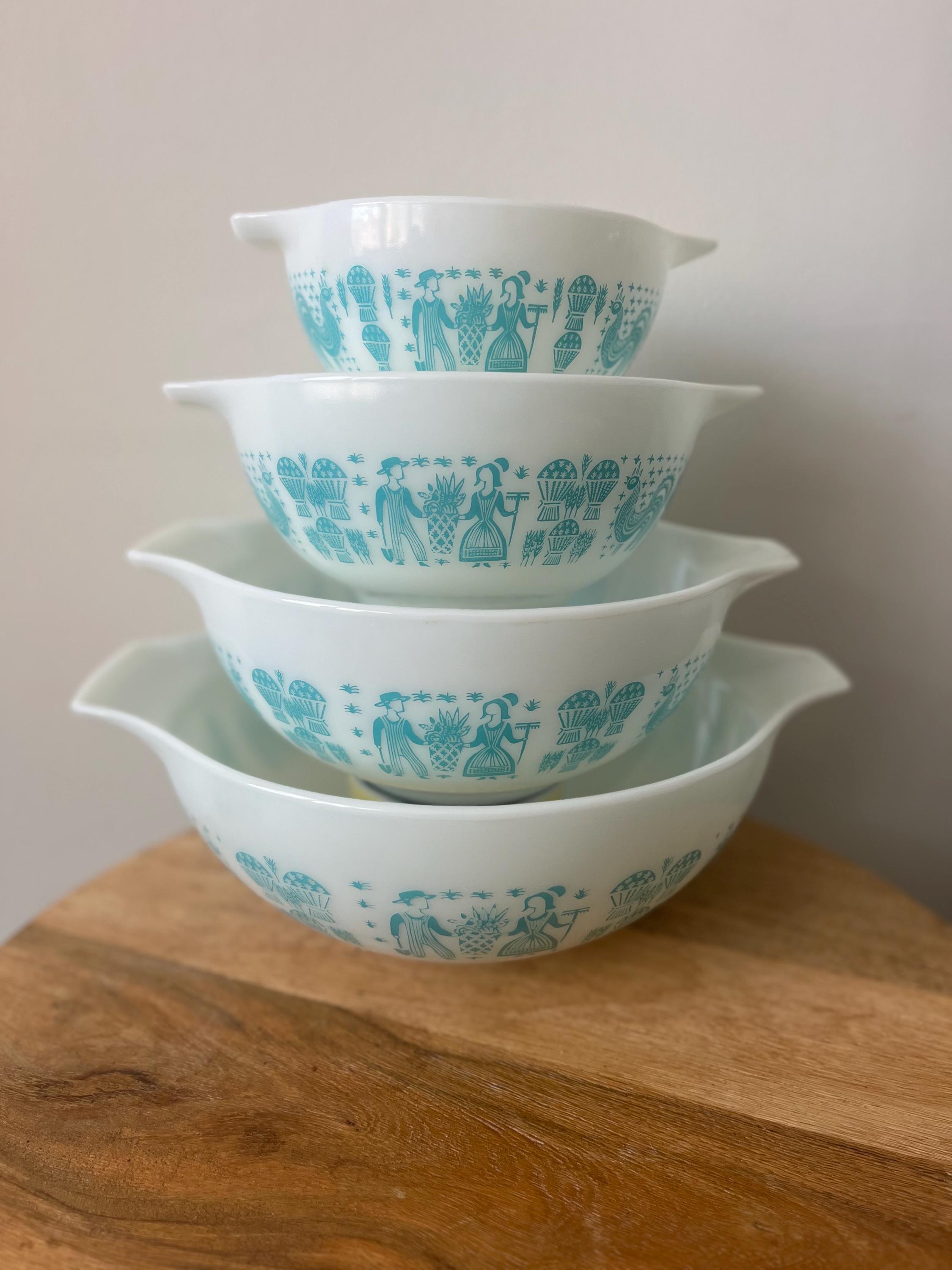 Excellent Set of 4 Cinderella Butterprint Pyrex Mixing Bowls Turquoise ...
