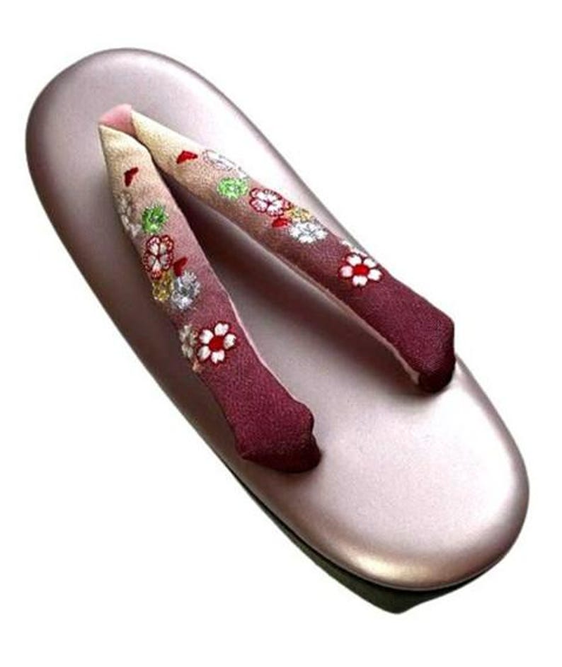 Japanese Floral Embroidered Zori Sandals: Pink Traditional Kimono Shoes ...