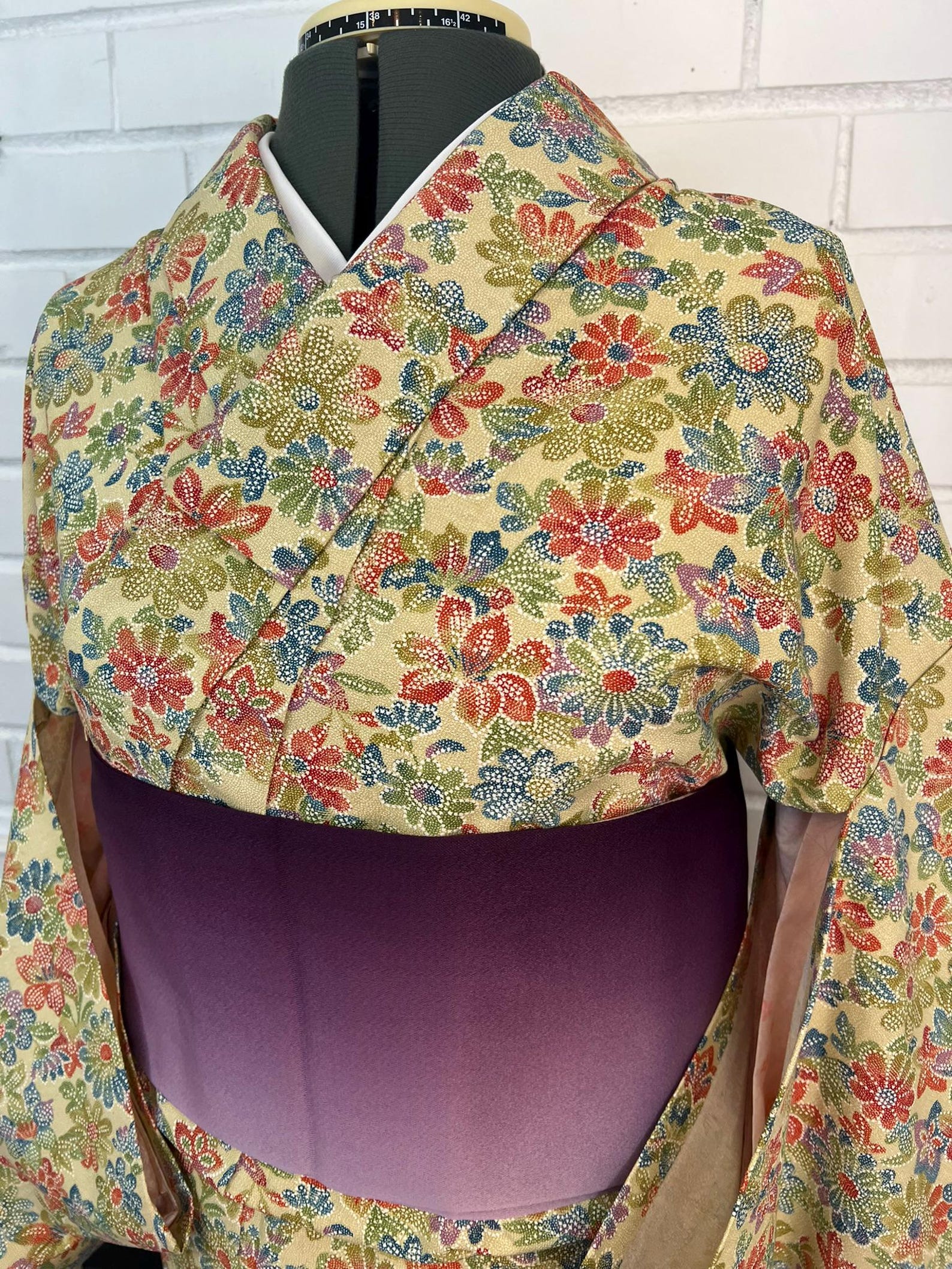 Vintage Japanese Hitoe (unlined) Kimono, Size: S-M, Cream Base With ...