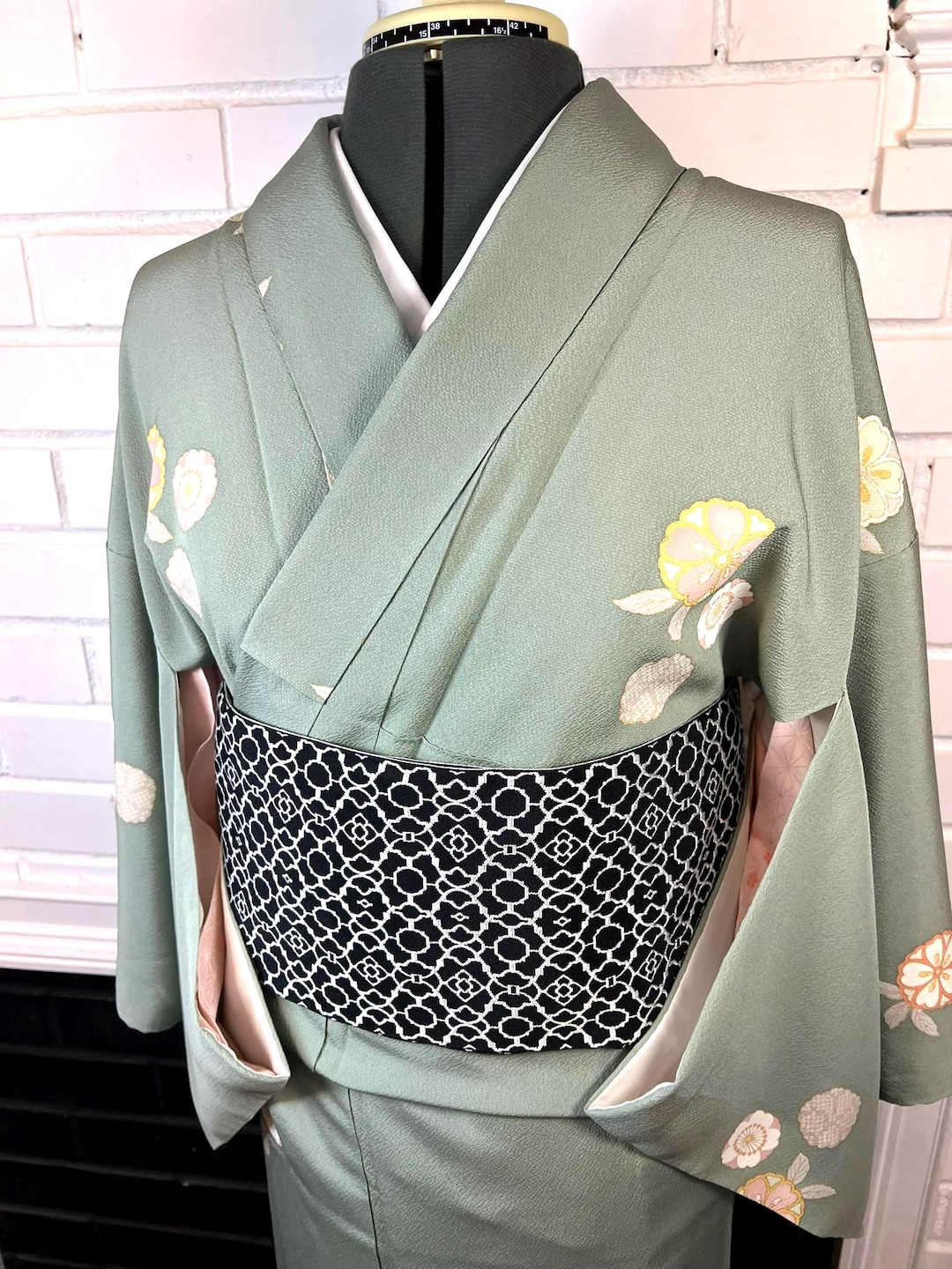 Japanese Vintage Silk Kimono: Sage Green Floral Awase, Size M - Etsy