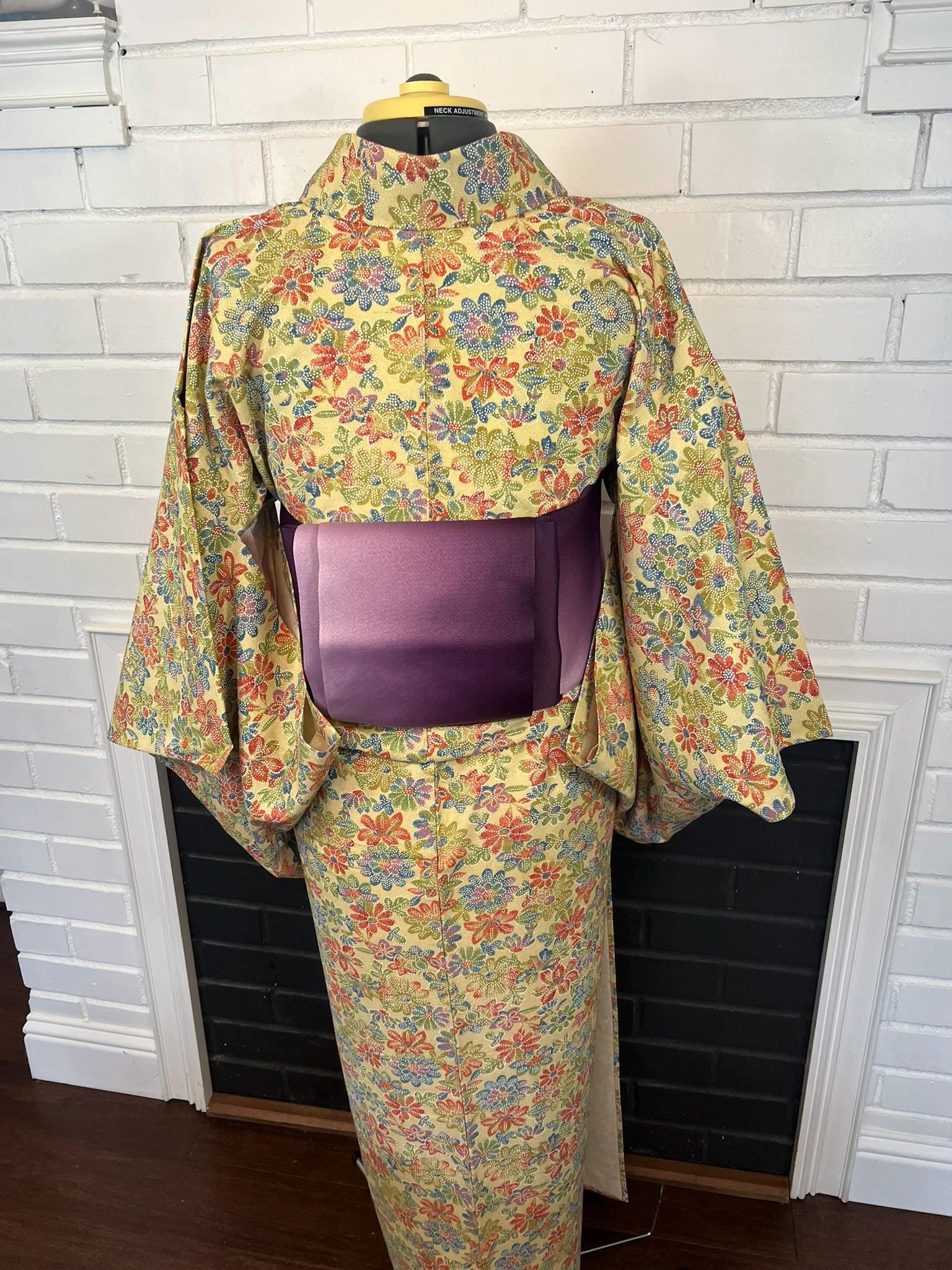 Vintage Japanese Hitoe (unlined) Kimono, Size: S-M, Cream Base With ...