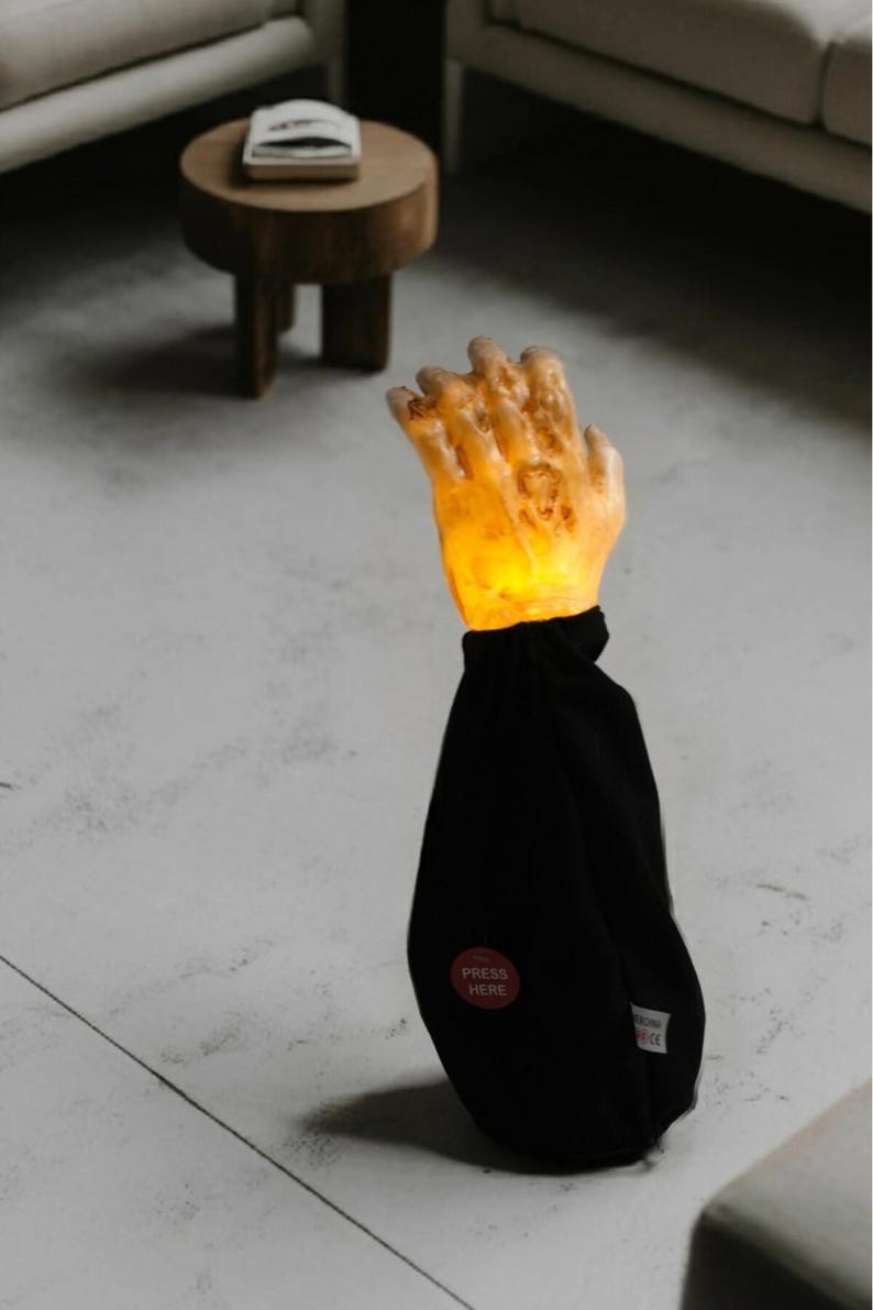 Crawling Hand Animatronic — Sound-effect Walking Hand Halloween Prop ...