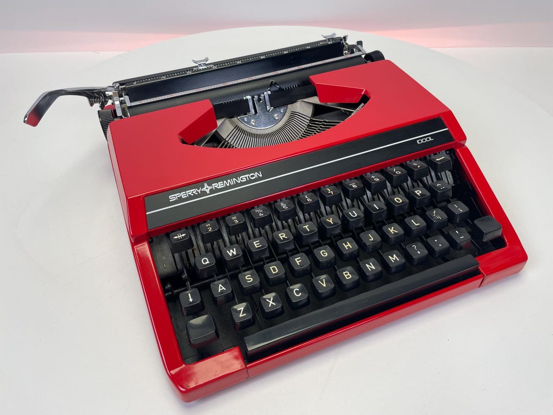 Red Sperry Remington Idool, Vintage Fully Functional Portable ...