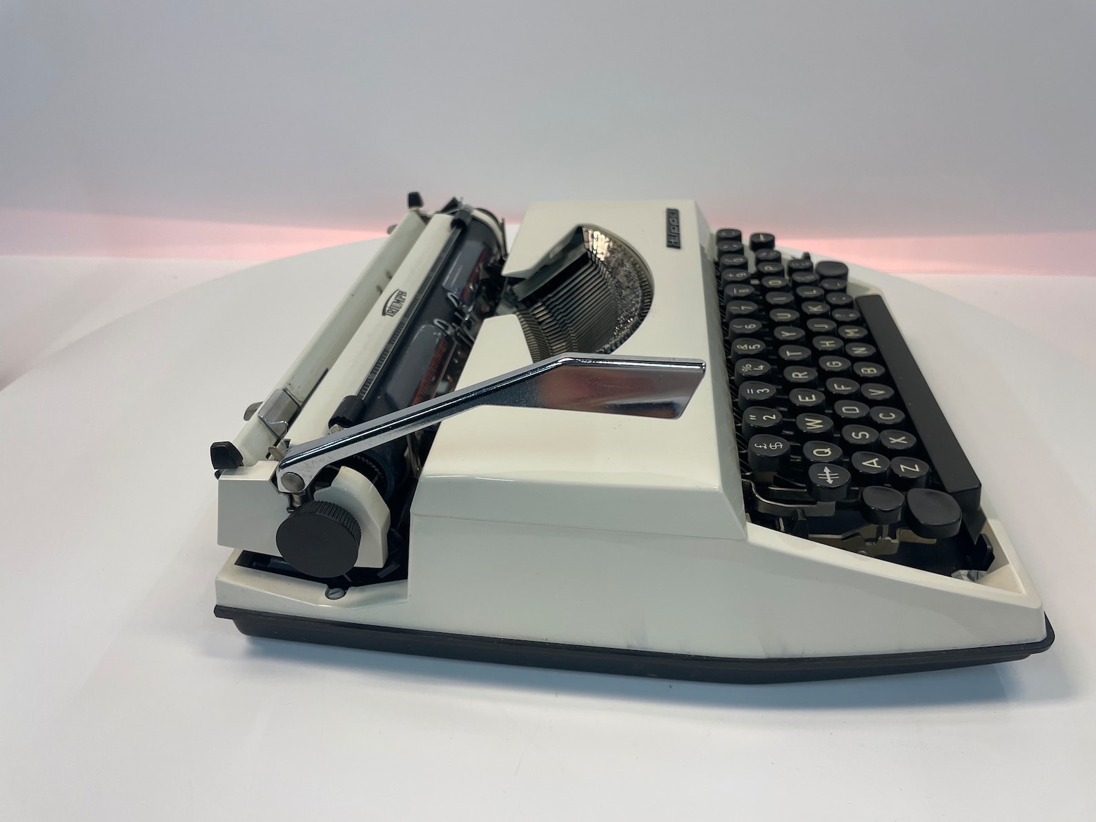 1970s Triumph Tippa, Retro Functional White Portable Typewriter, 70s ...