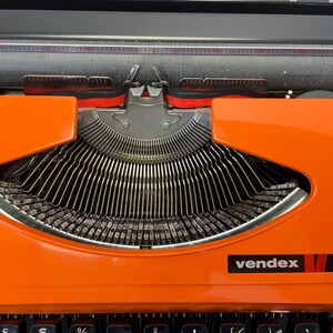 Vintage Vendex 500T QWERTY Typewriter, Functional Student Typing ...