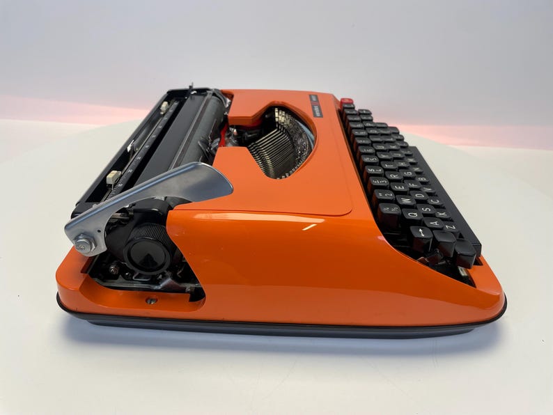 Vintage Vendex 500T QWERTY Typewriter, Functional Student Typing ...