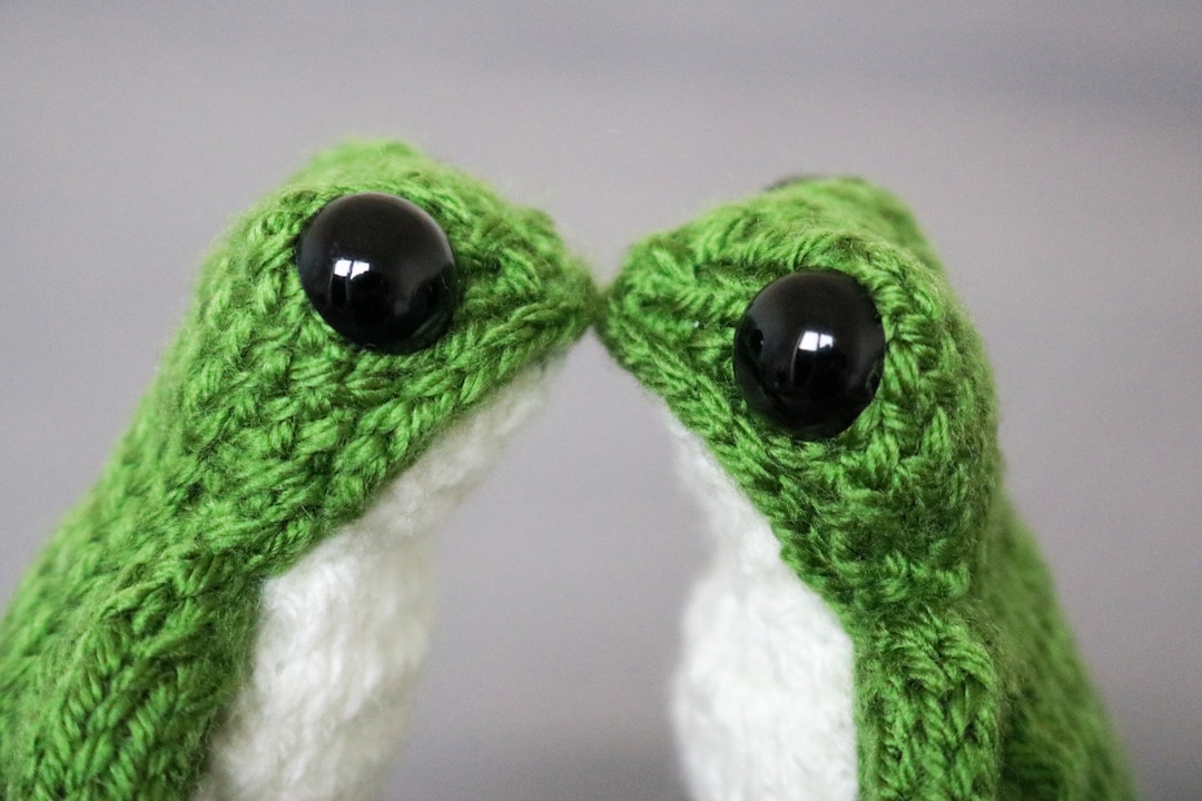 Handmade Green Knitted Frog, Can Be Customized by Request - Etsy
