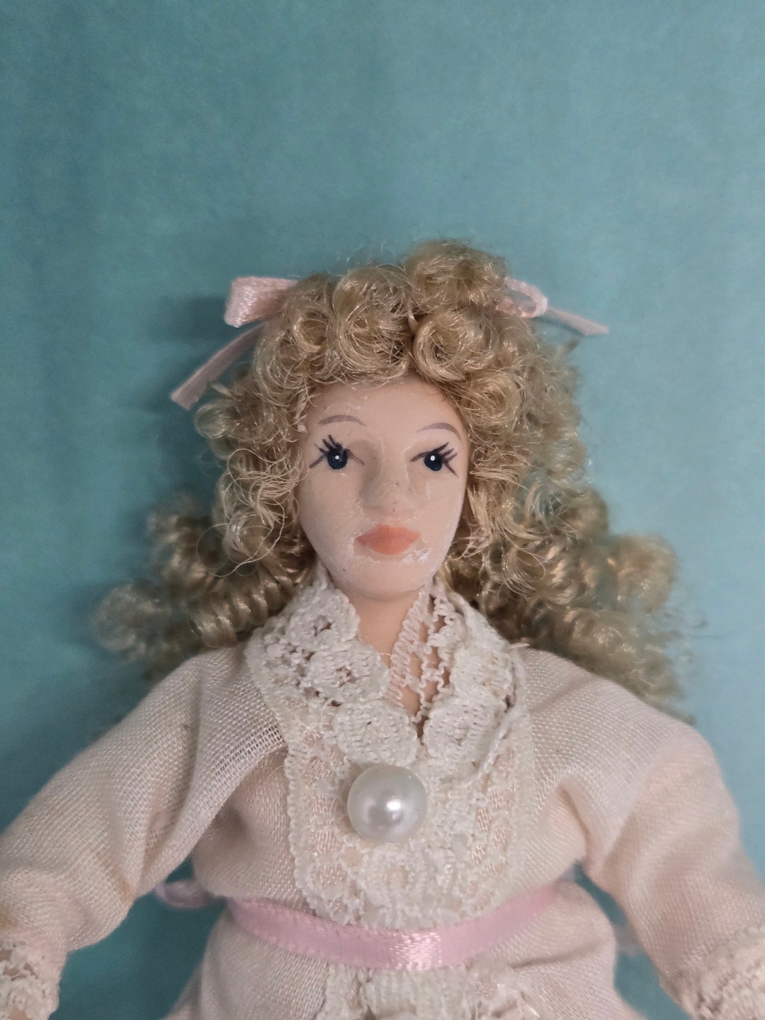 Miniature Victorian Porcelain Doll Posable Lace Silk Hair Dollhouse Diorama Room Box