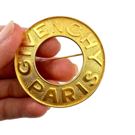 RARE Vintage Givenchy Paris Logo Brooch Round Pin Gol… - Gem