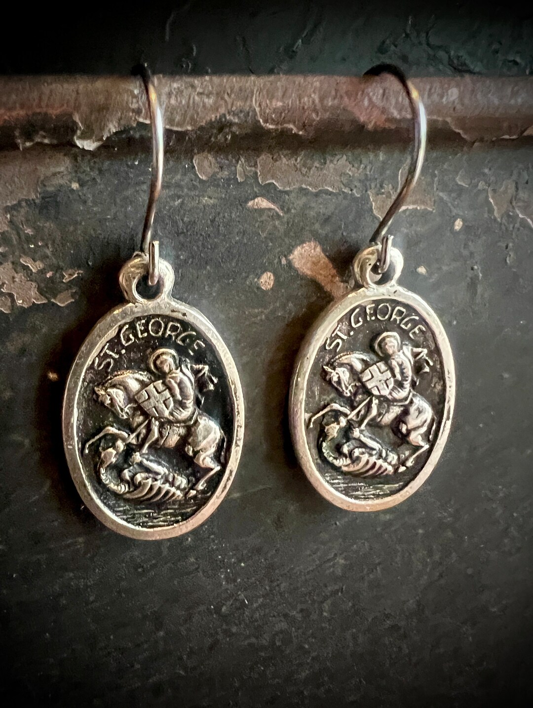 Slay Saint Slay : Iconic Saint George Slaying the Dragon on His Horse ...