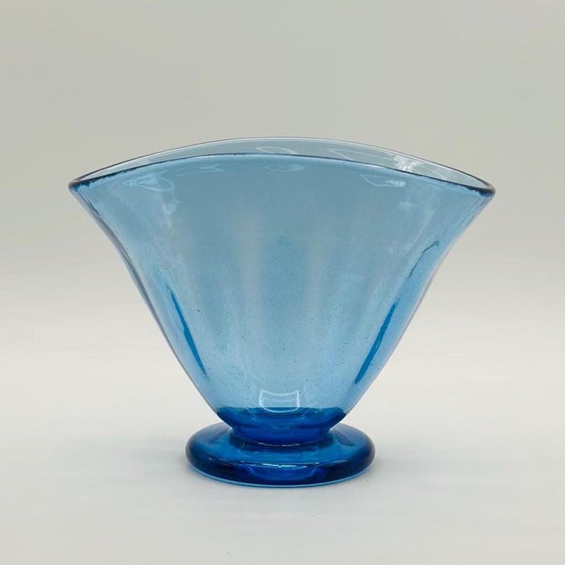 Blenko #3752 - Pre-designer - Sky Blue Seeded Glass Fan Vase - Etsy