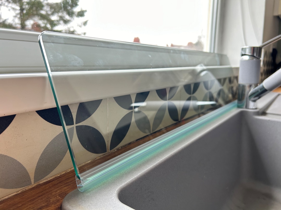 Worktop Glass Splash Guard Screen for Kitchen or Bathroom Sinks to ...