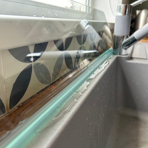 Worktop Glass Splash Guard Screen for Kitchen or Bathroom Sinks to ...