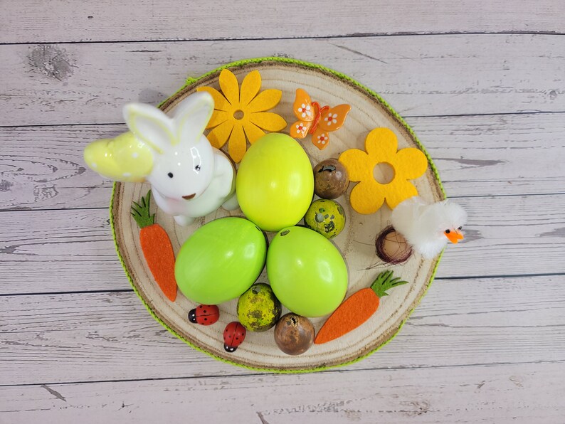 Easter Decorations on a Wooden Disc, Easter Bunny, Easter Eggs, Easter ...