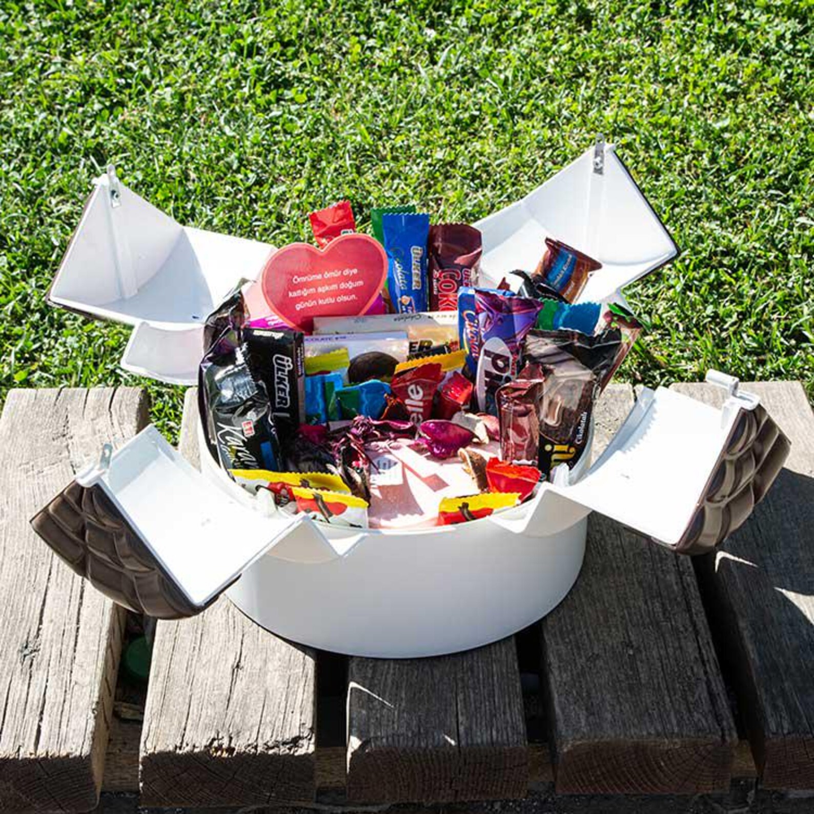 Exploding Surprise Cake Gift Box, Birthday Party Decor - Etsy