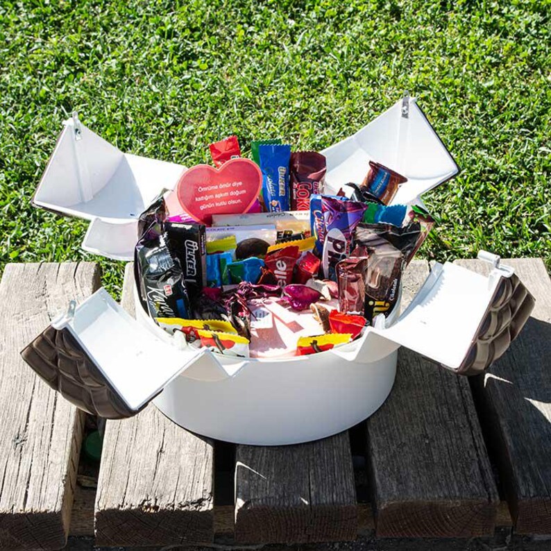 Exploding Surprise Cake Gift Box, Birthday Party Decor - Etsy