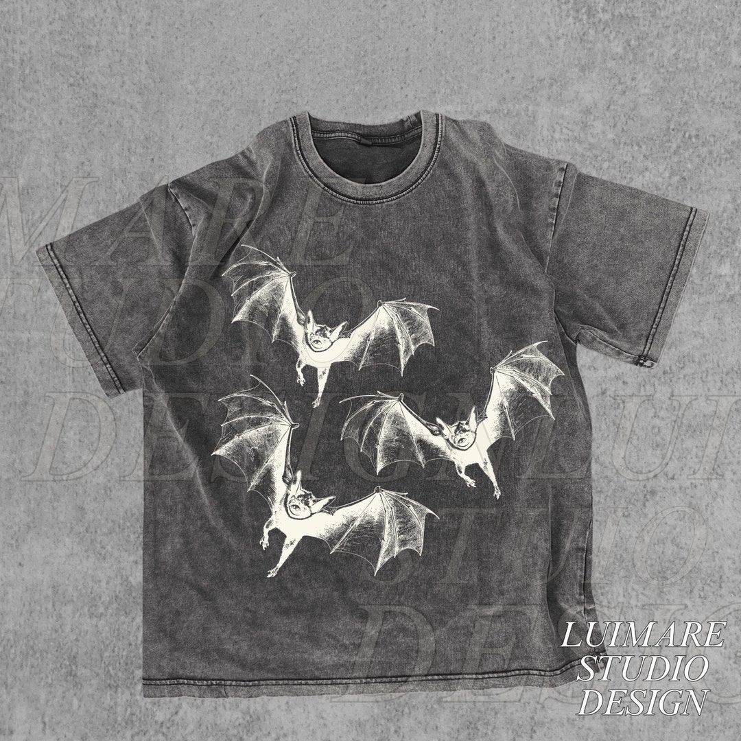 Retro Bats Tattoo 90s Old School Y2k Vintage Distressed Graphic Shirt ...
