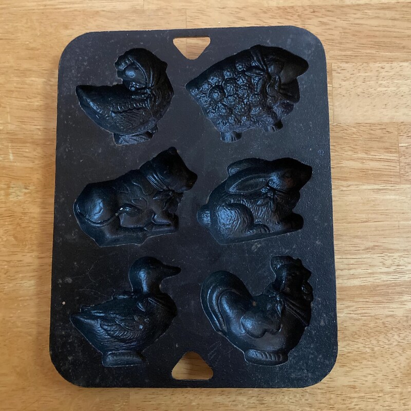Vintage Cast Iron Muffin Tin - Etsy