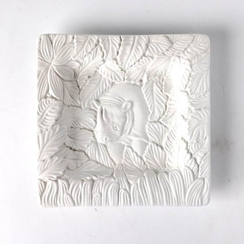 Vintage Ceramic Leaf-relief Plate – Glossy White Textured Catchall ...