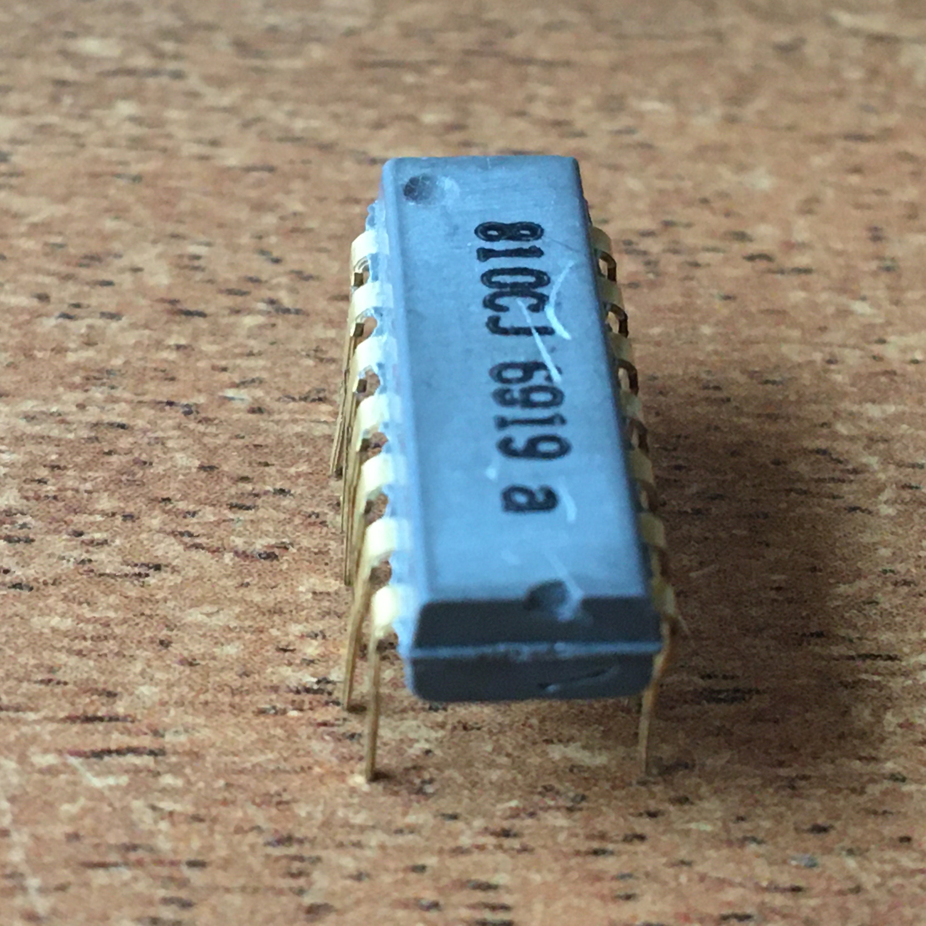 1969 RARE Integrated Circuit Vintage Gold 14-pin Digital Microcircuit ...