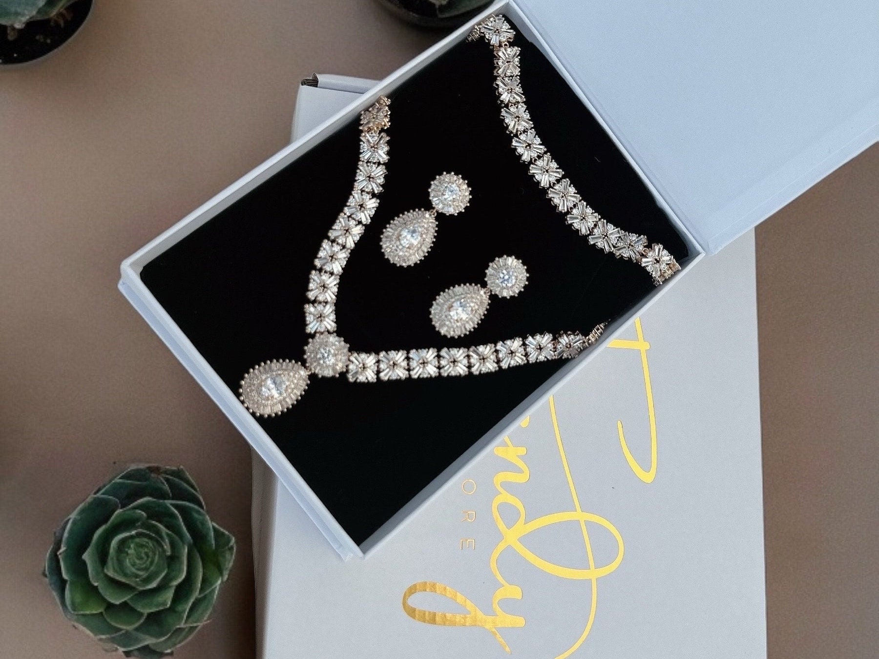 Gorgeous Bridal Jewelry Set With Bracelets 4 Set Silver Wedding Jewelry ...