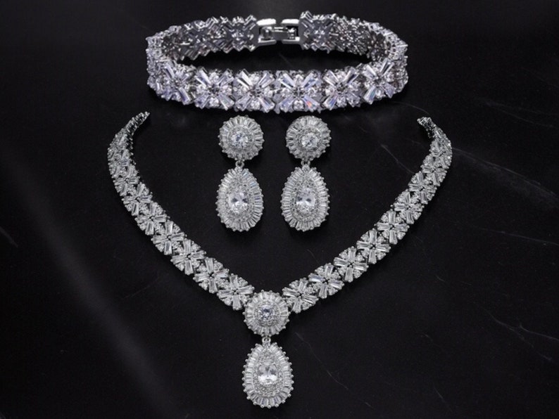 Gorgeous Bridal Jewelry Set With Bracelets 4 Set Silver Wedding Jewelry ...