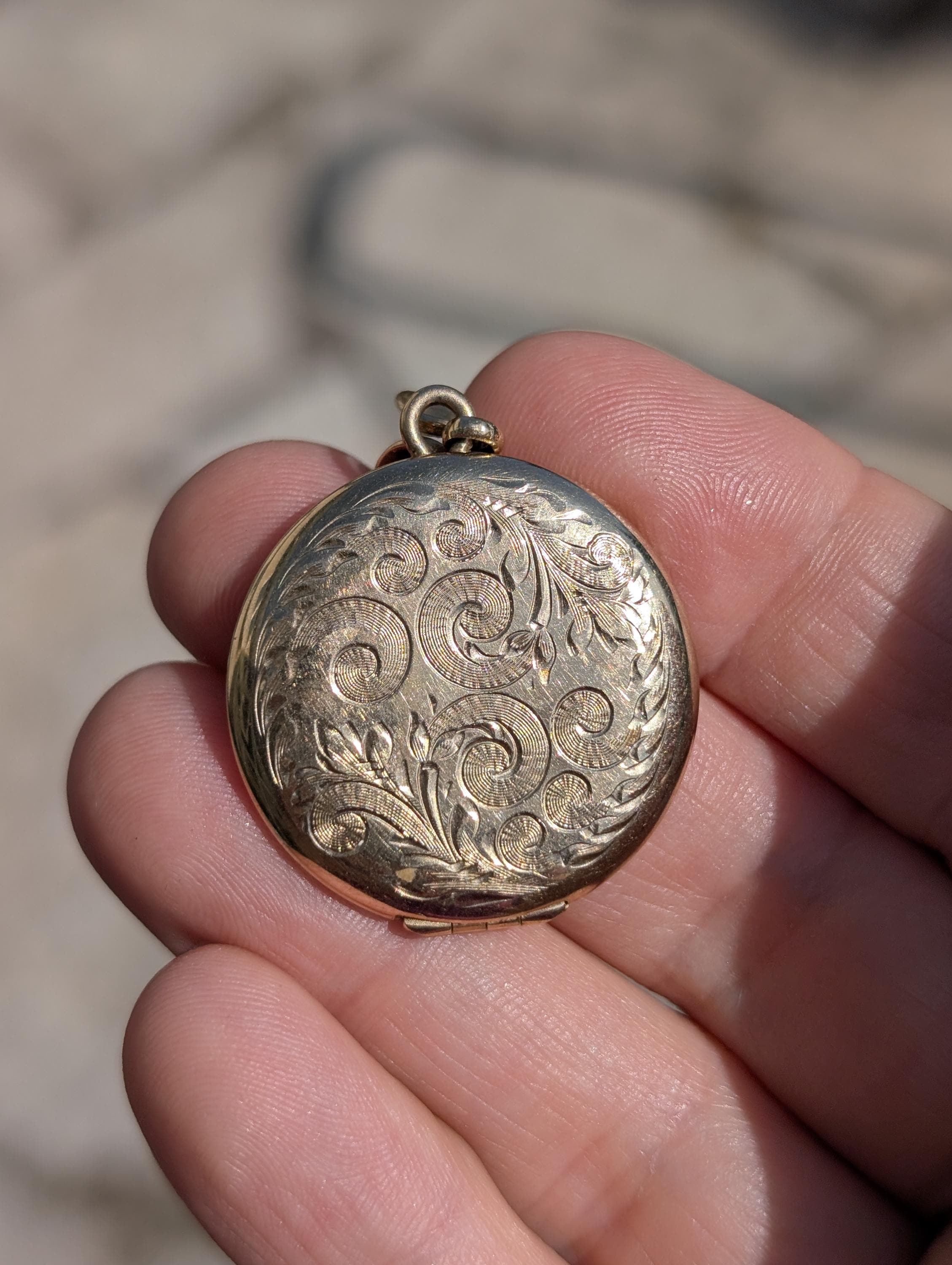 Vintage 14k Yellow Gold Locket With Swirly Design in Great Condition - Etsy
