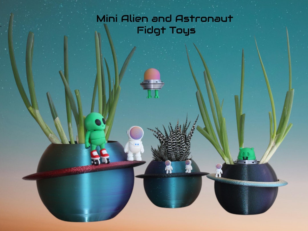 Articulating Toys Mini Astronaut and Alien Fidget Toys Out-of-this ...