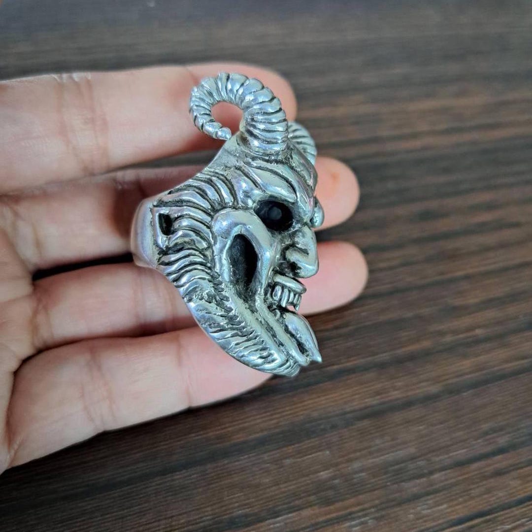 DEMON HORNED SKULL Ring Evil Skull Ring Brutalist Gothic Ring/bespoke ...