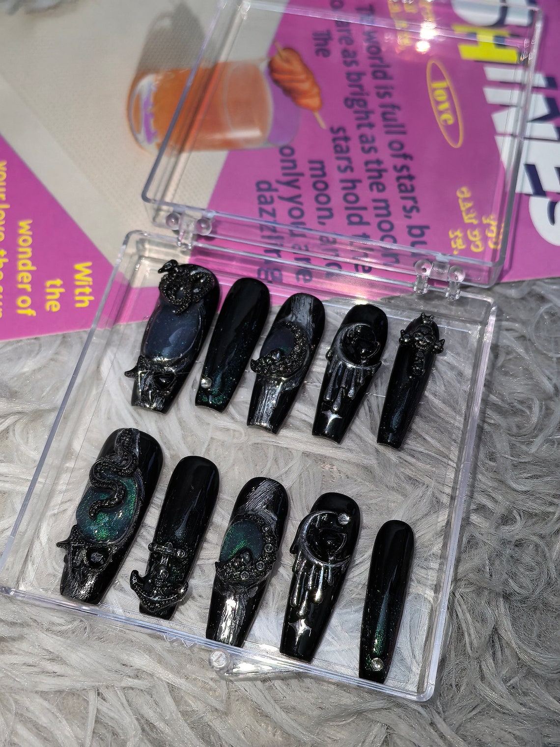 4-in-1 Gothic Punk Rock Press-on Nail Gift Set Edgy Snake, Butterfly ...