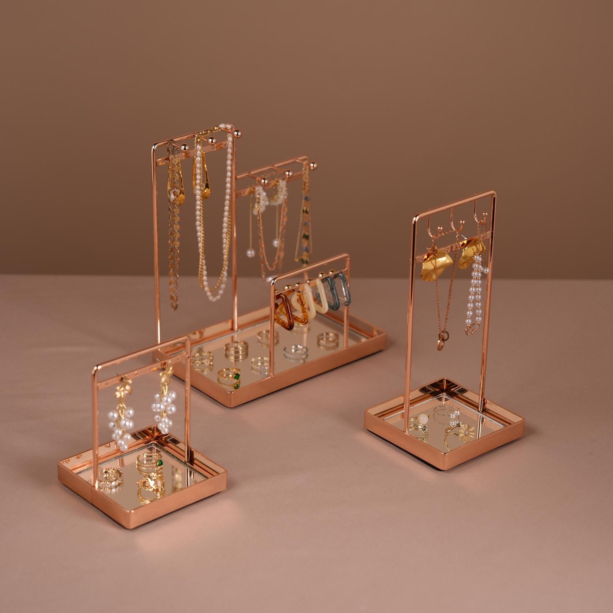 Gold jewelry organizer stand store