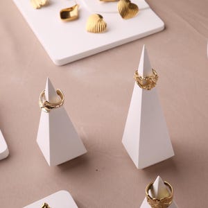 Elegant Jewelry Display Gypsum Ring Holders Necklace Stand for Boutique ...