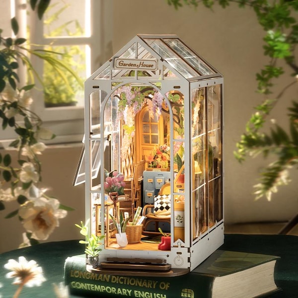 Book Nook Kit - Etsy UK