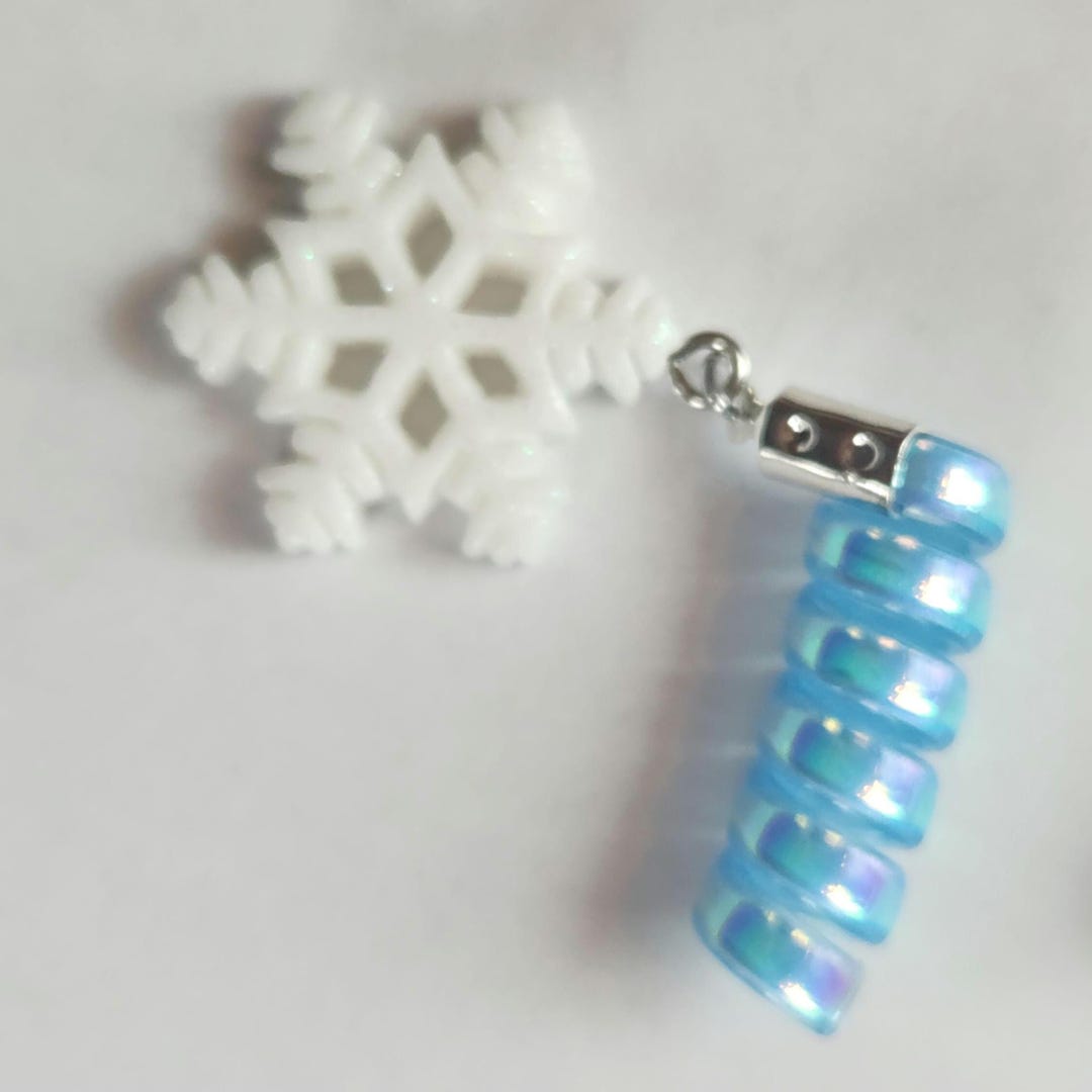Snowflake Ziggle Charm: Iridescent Blue Drink Accessory - Etsy