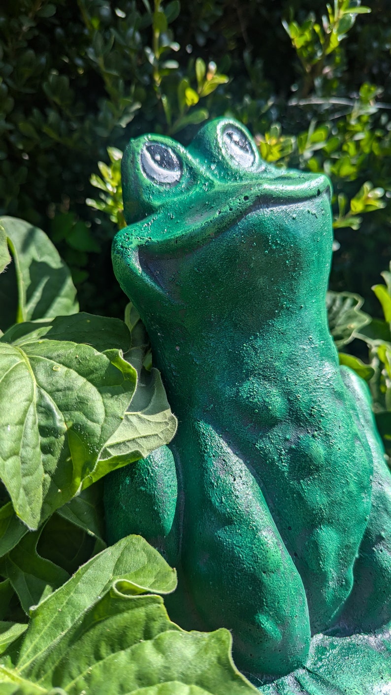 Painted Concrete Garden Frog Statue Cement Animal Statuary Indoor ...