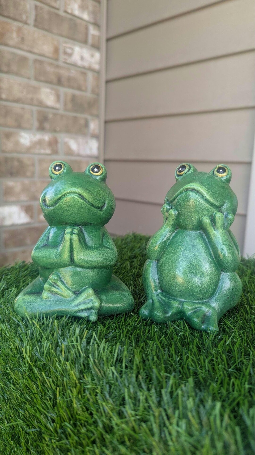 Set of Two Concrete Frog Statues Patio Garden Pool Frog Sculptures Toad ...