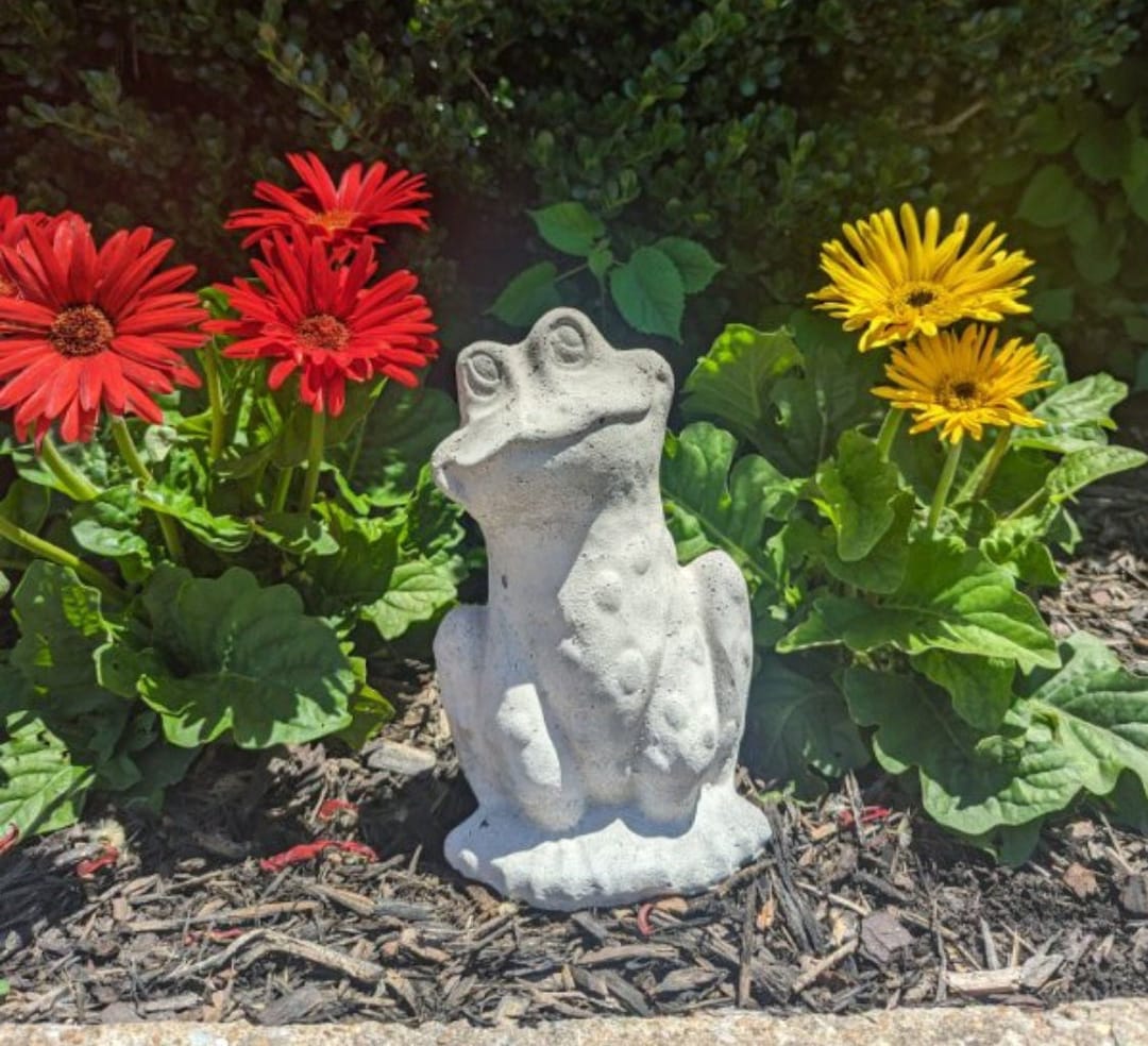 Concrete Frog/ Concrete Garden Frog/ Cement Frog/ Outdoor Frog Decor ...