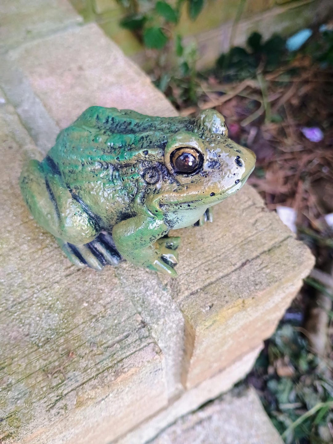Realistic Concrete Frog Hand-painted Cement Garden Frog Statue Outdoor ...