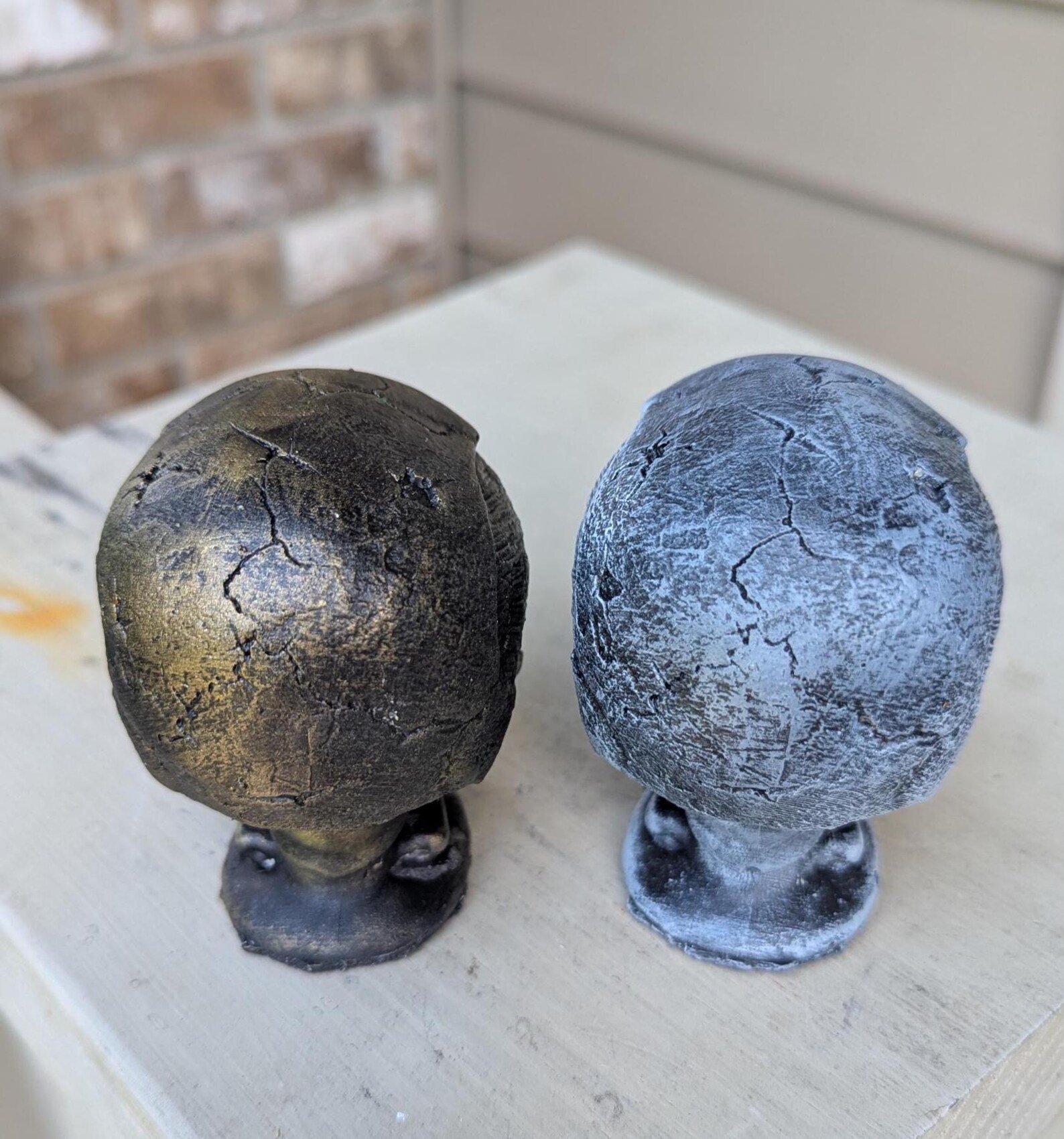 Two Concrete Skull Statues Halloween Creepy Tabletop Decor Outdoor ...