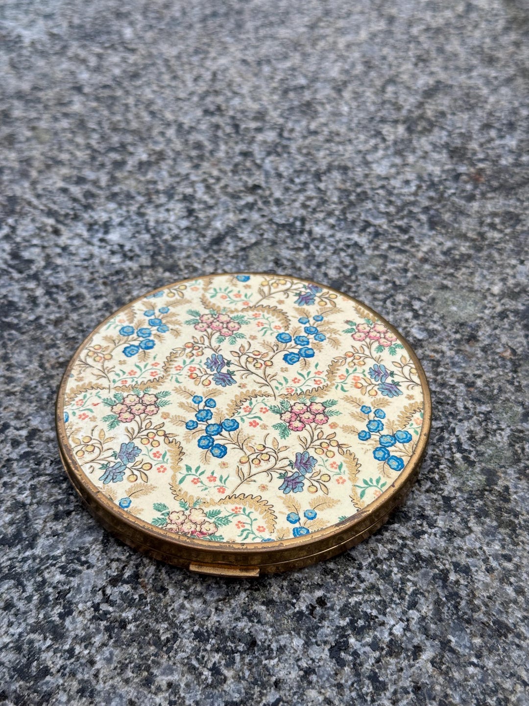 Beautiful Vintage Floral Vanity Fair Compact Mirror, Compact Powder ...