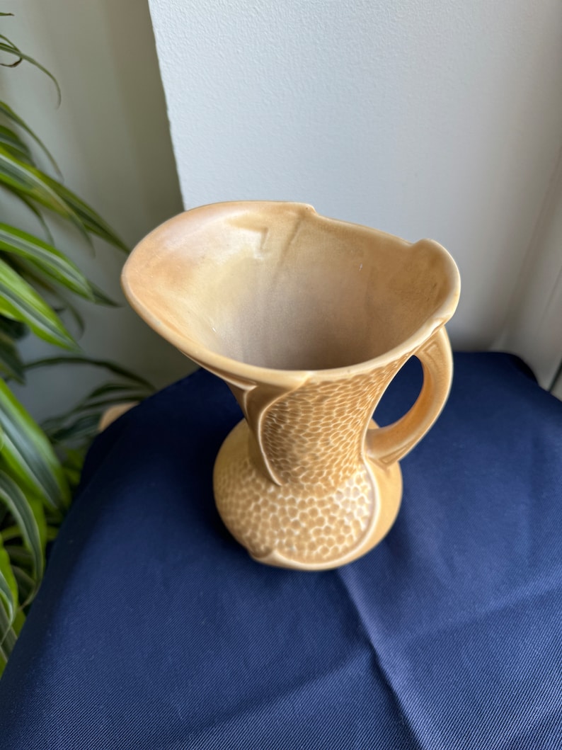 1950s British Sylvac sylvac Art Deco Fawn Glaze Textured Jug Vase ...